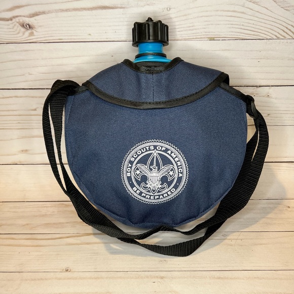 Scouting America | Other | Vintage Boy Scouts Canteen And Carry Case ...